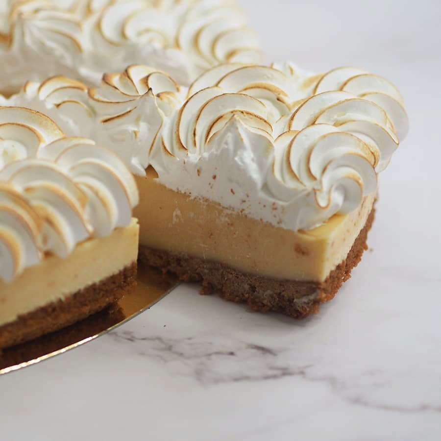 Deemz Pastry - Patisserie Helmond en Weert - Lemon Meringue taart (half)